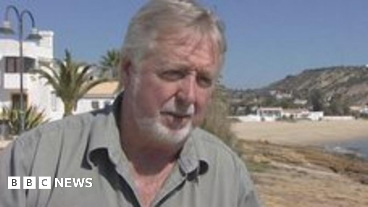 Fireman Sam creator David Jones held over veil remark - BBC News