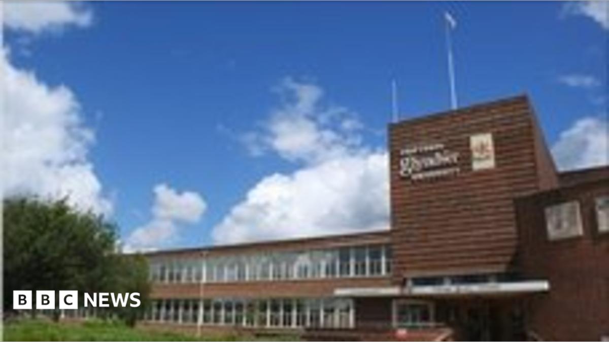 A4e link to Glyndwr University 'under continual review' - BBC News