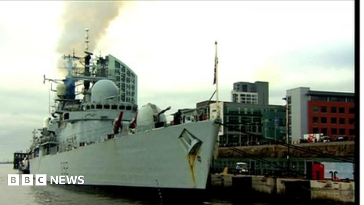 HMS Liverpool makes final voyage to River Mersey - BBC News