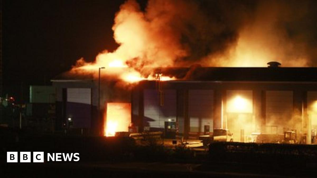 Firefighters tackle blaze near Shoreham Power Station - BBC News