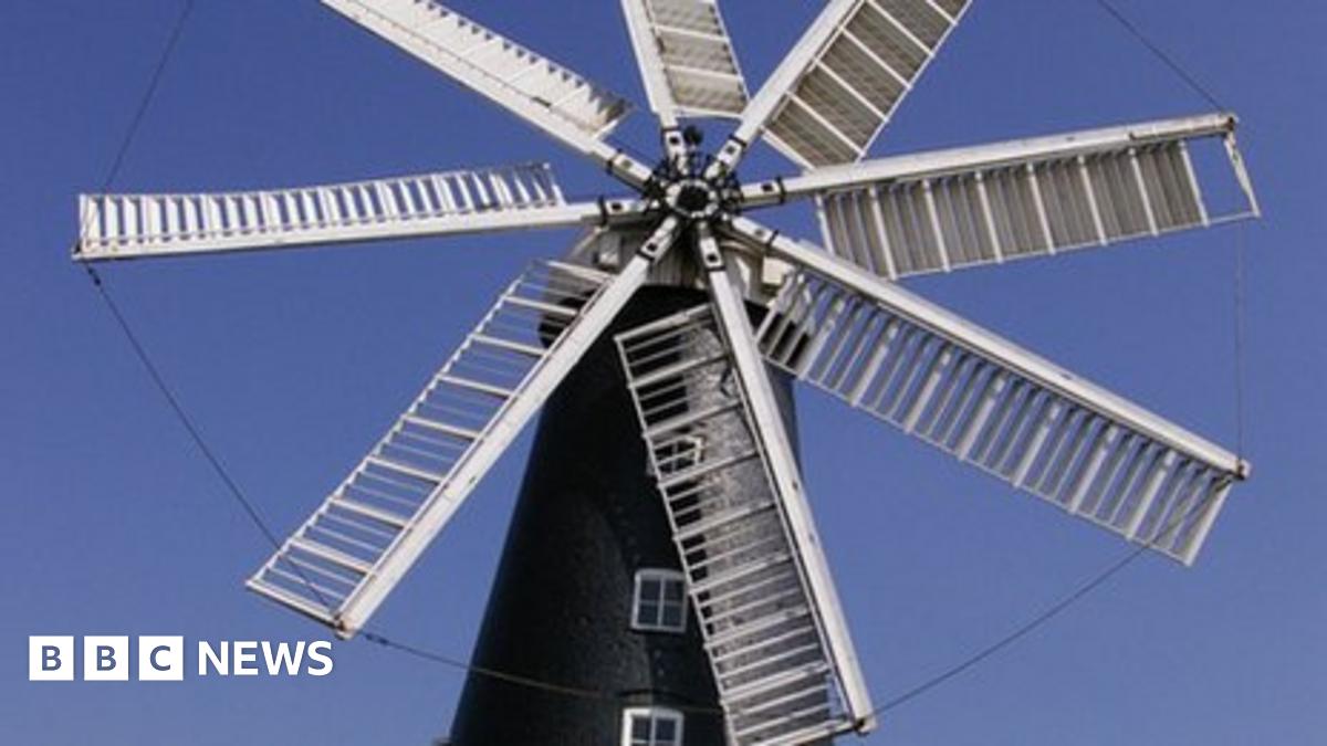 Lincolnshire's Heckington Windmill brought back into use - BBC News