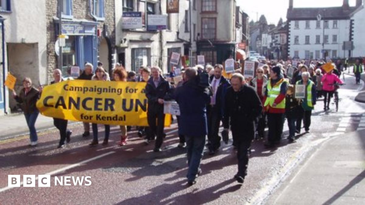 Radiotherapy campaigners march through Kendal - BBC News