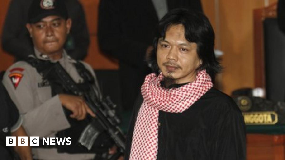 Jail term for Indonesia militant Pepi Fernando - BBC News