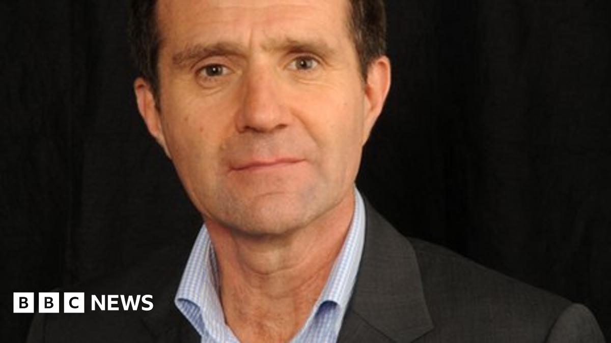 Nasa Curiosity rover successfully lands on Mars - BBC News