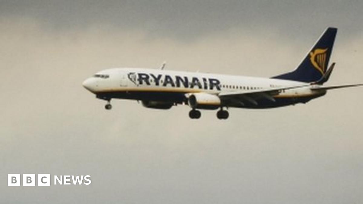 Ryanair advert campaign on Thomas Cook banned by ASA - BBC News