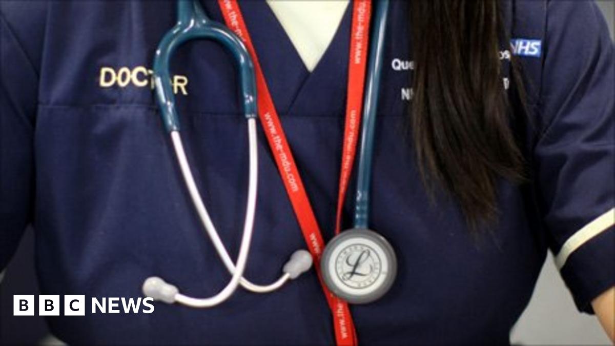 'No evidence' releasing NHS risks would damage ministers' advice - BBC News