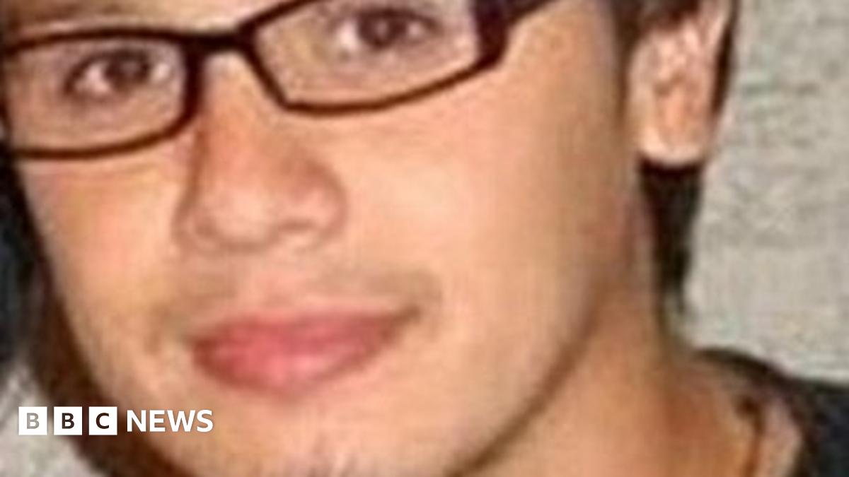 Daniel Zamudio: The homophobic murder that changed Chile - BBC News