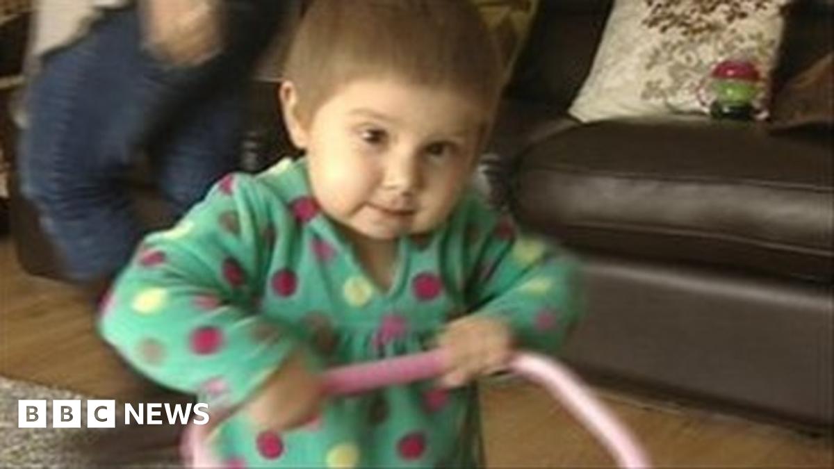 Family of Ruby Owen touched by support after second tumour - BBC News