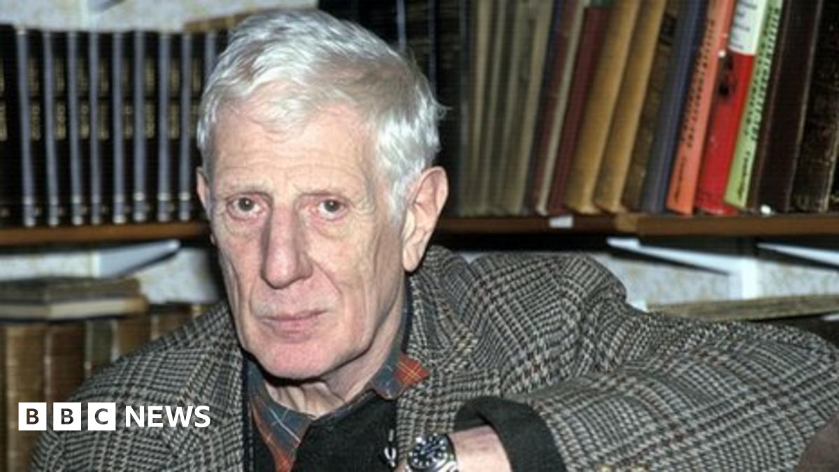 Sir Jonathan Miller returns to theatre - BBC News