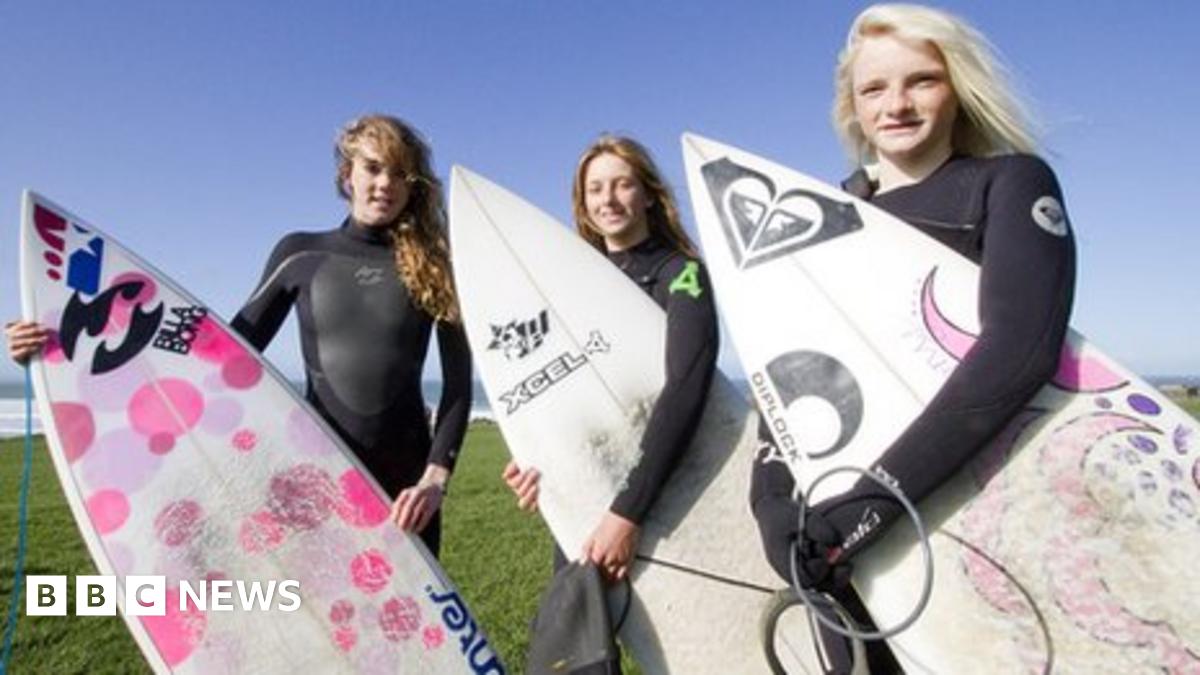 British junior surfers 'in limbo' over funding - BBC News