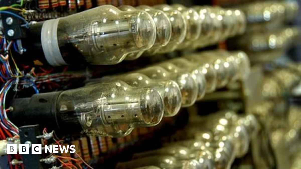 Celebrating Colossus, the codebreaking computer - BBC News