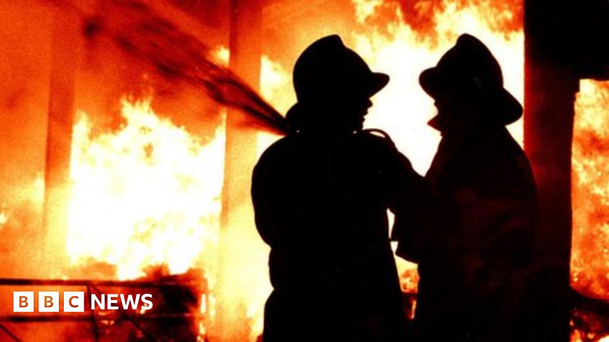 Isle of Man Fire and Rescue Service closes headquarters - BBC News