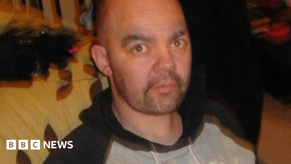 Anthony Grainger shooting: Officer could face murder charge - BBC News