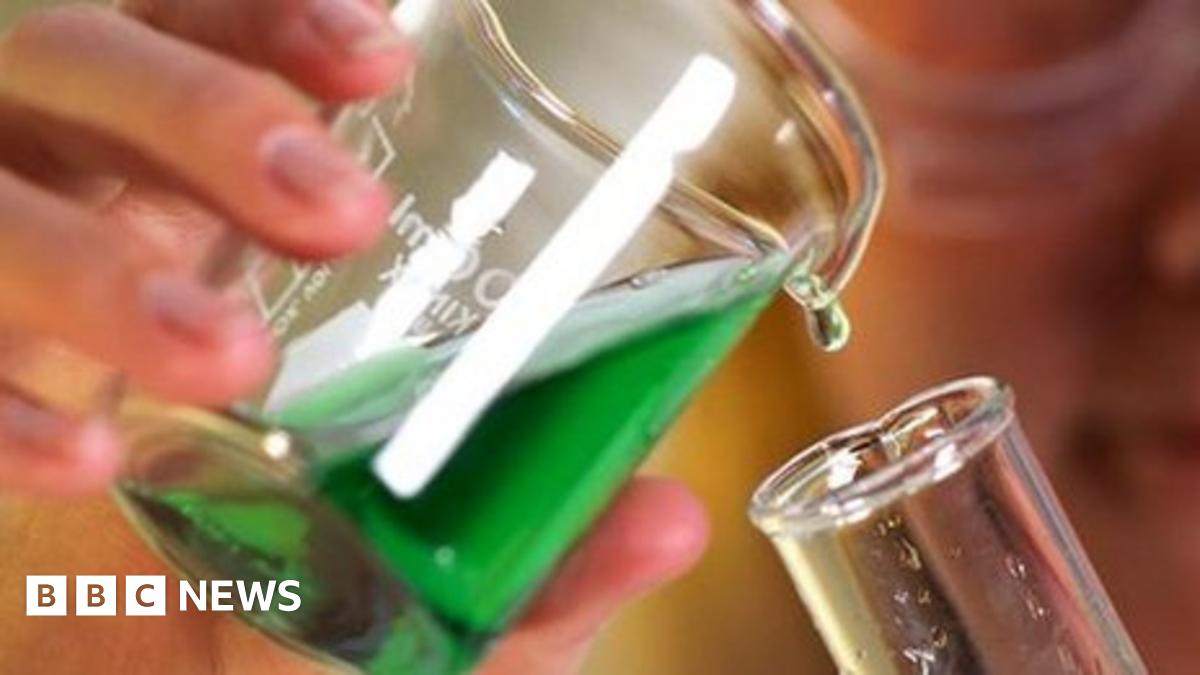 'Star scientists' £50m package to boost Welsh economy - BBC News