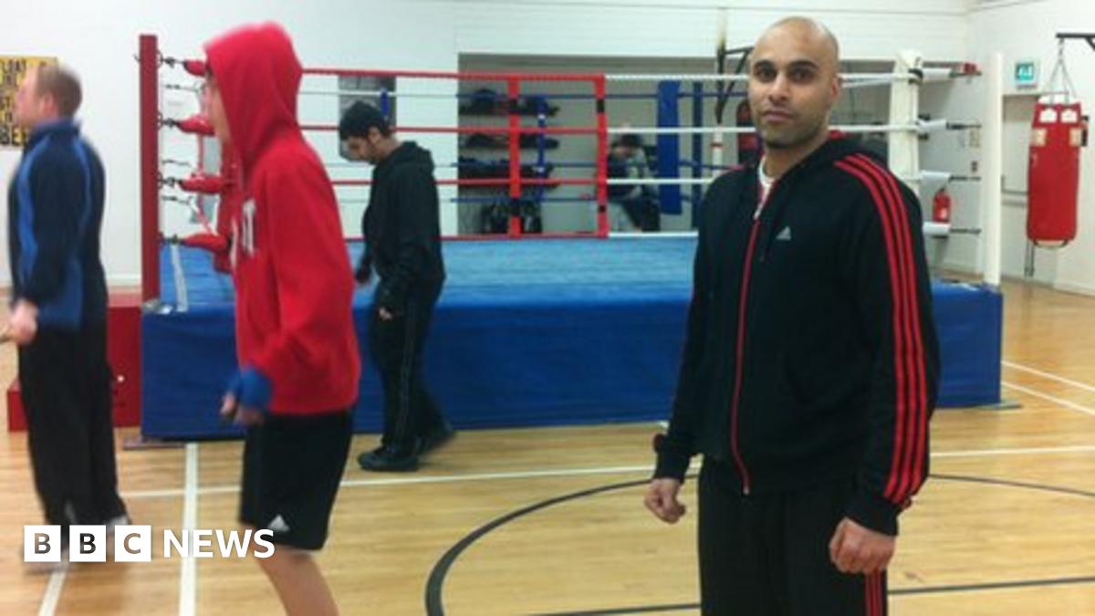 Boxing 'breaks down gang rivalries' in Nottingham - BBC News