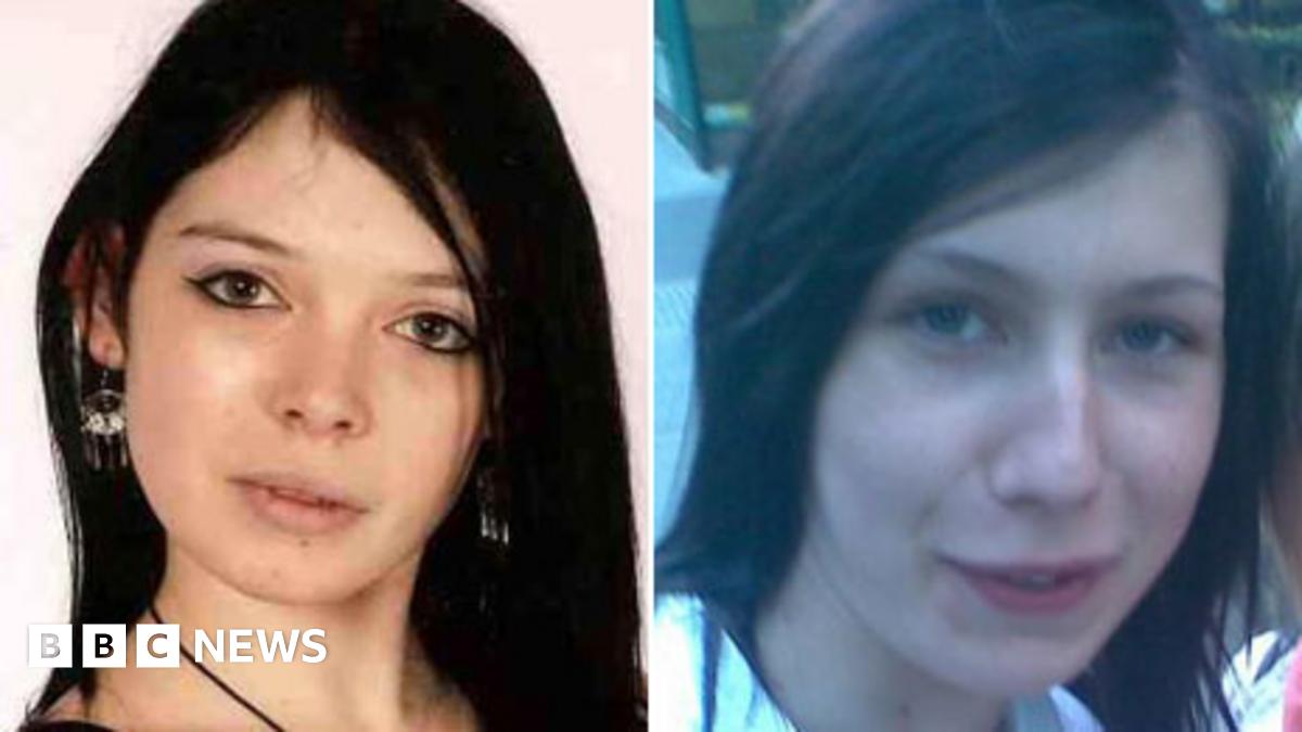 Wakefield double murder: Victims were stabbed teenagers - BBC News