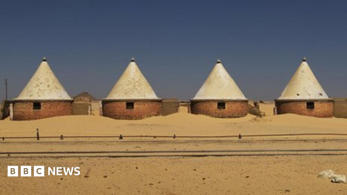 Audio slideshow: Across the two Sudans - BBC News