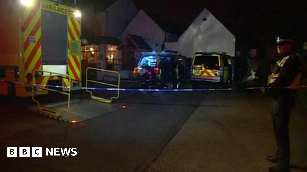 Man charged over Sandiacre canal boat armed stand-off - BBC News