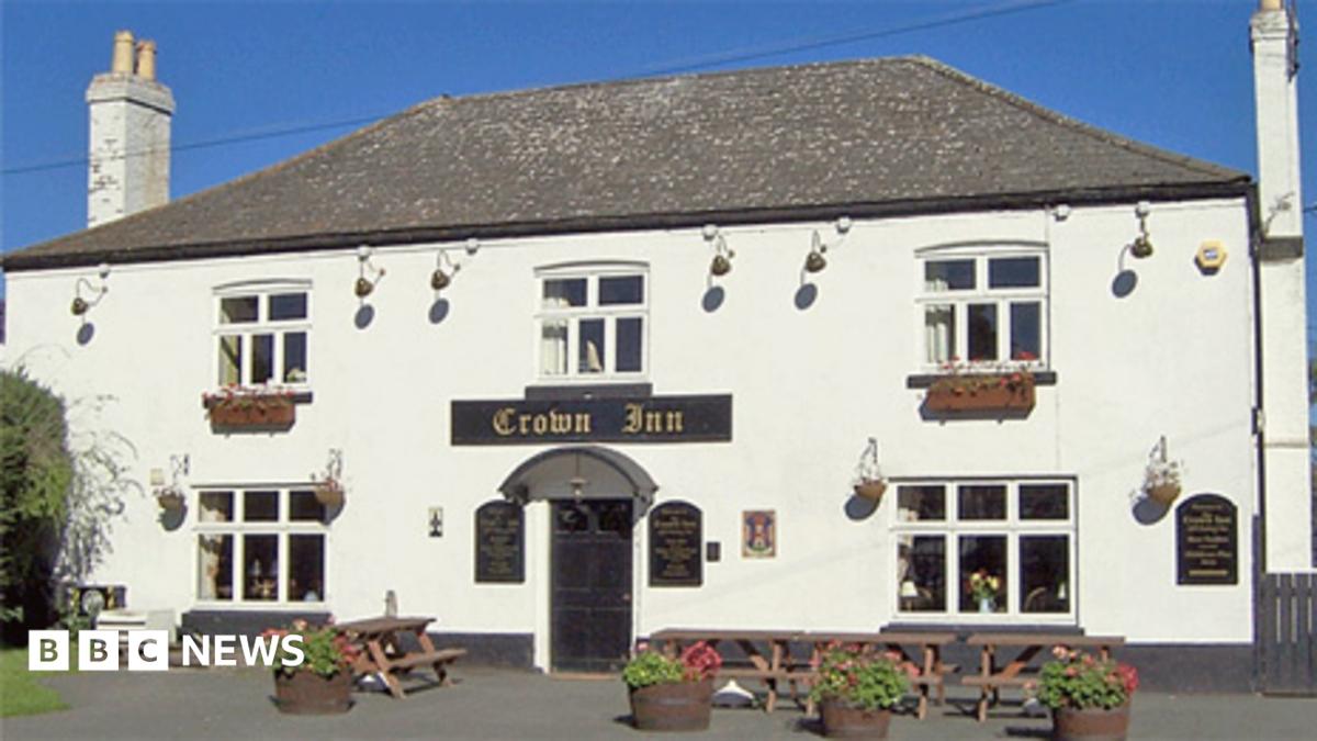 Herefordshire villagers save Crown Inn by buying it - BBC News