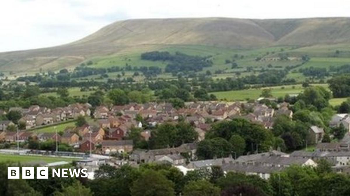 Events mark 400th anniversary of Pendle witch trials - BBC News