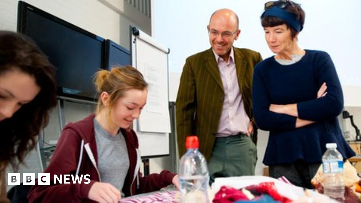 Wayne Hemingway leads art and design masterclass at UCA - BBC News