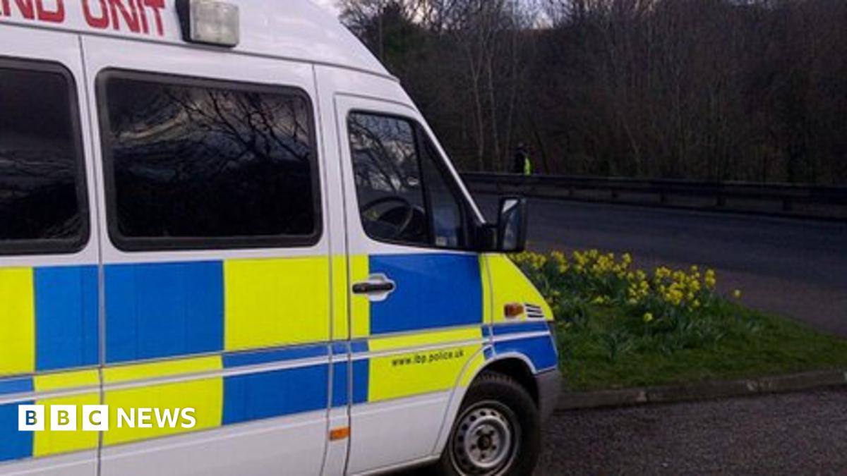 Man body's found at Water of Leith in Balerno 'unexplained' - BBC News
