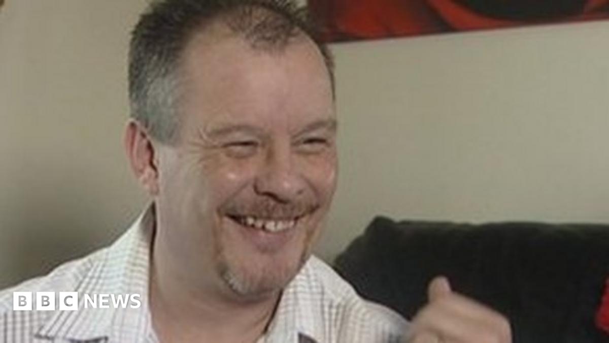 EuroMillions: Corby bus drivers scoop £38m jackpot - BBC News