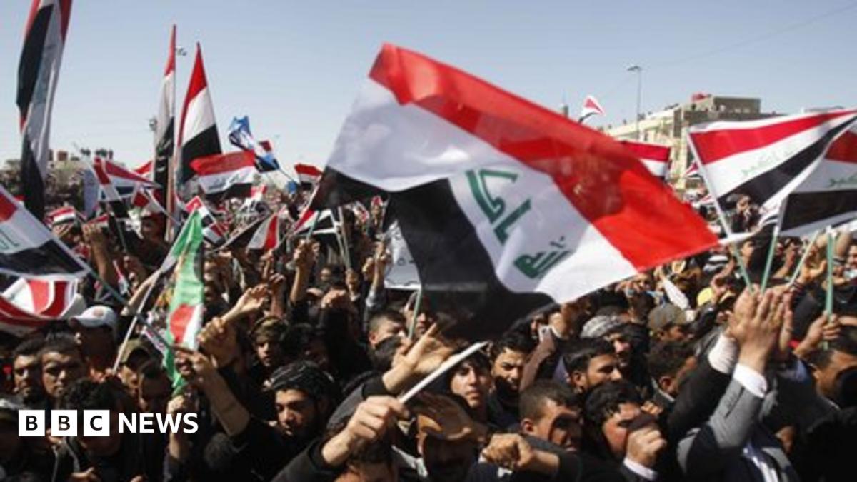 Iraqi Shias protest against government corruption - BBC News