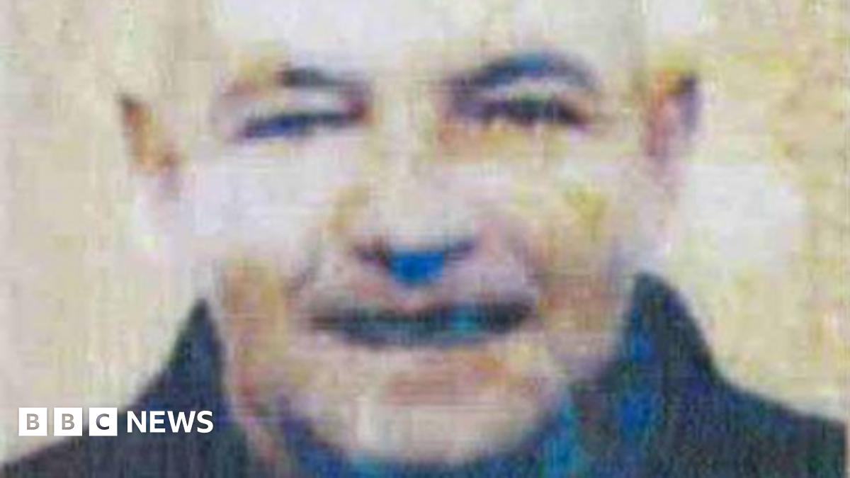 Crimewatch TV appeal to trace Robert Gamble - BBC News