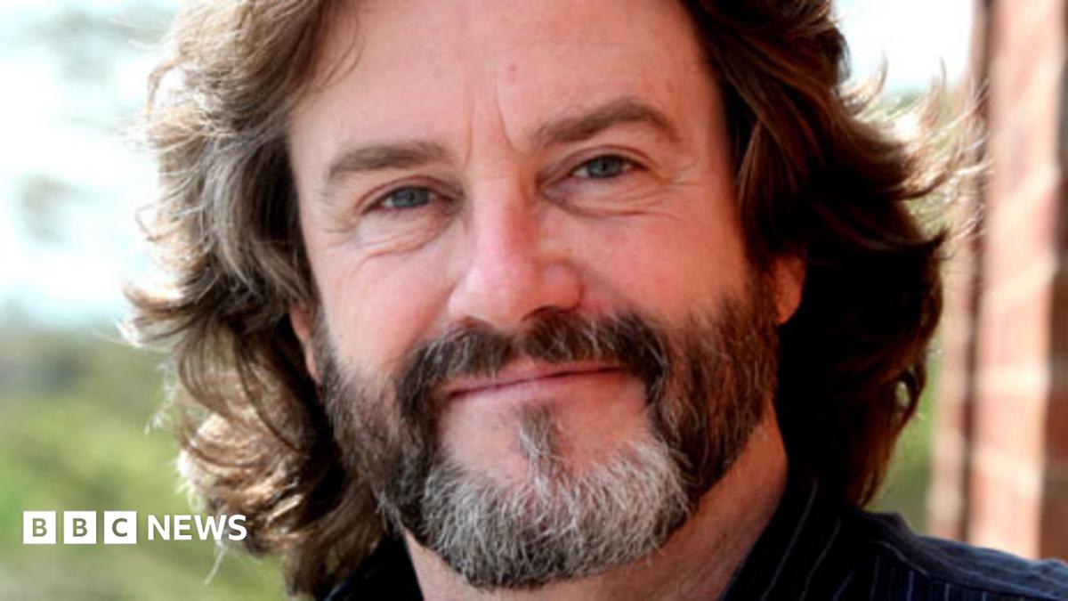 Gregory Doran named as RSC chief - BBC News