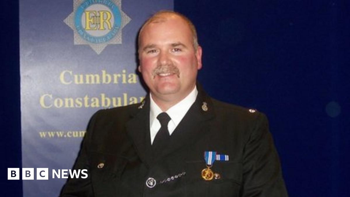 Cumbria flood PC Bill Barker honoured for his bravery - BBC News