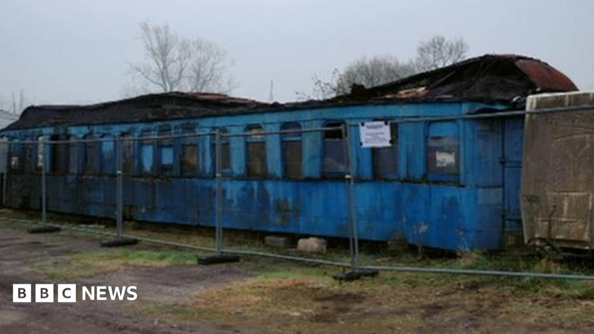 Antique Derbyshire railway carriage destroyed in fire - BBC News