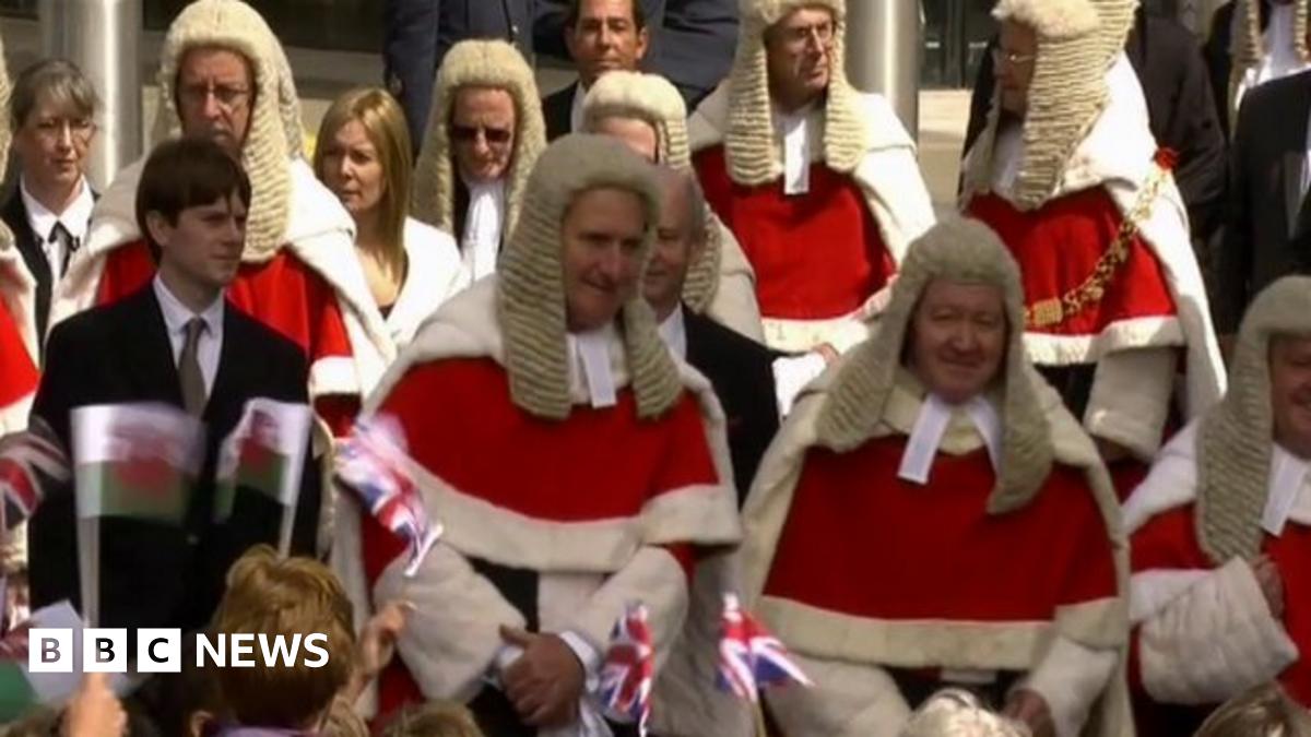 Welsh legal system: Consider cost of change, says Lord Morris - BBC News