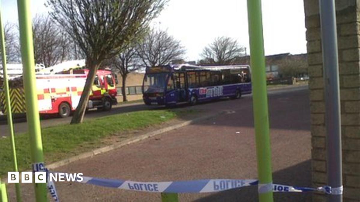 Man trapped under bus in Gateshead dies - BBC News