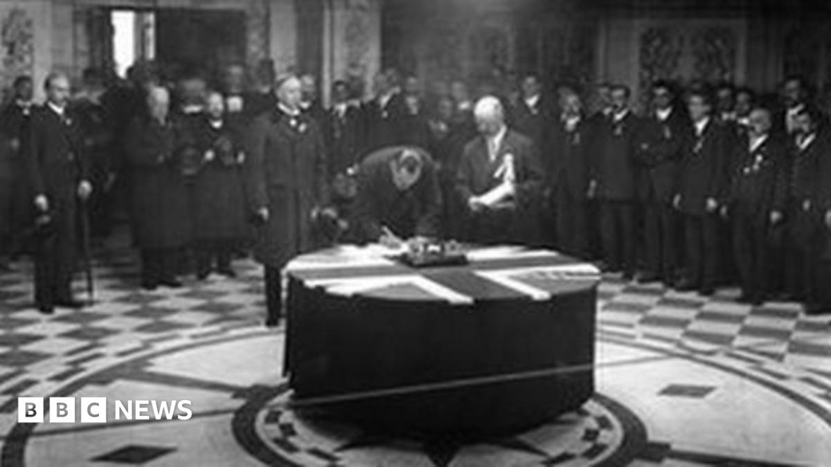 Sing a song to celebrate the centenary of Ulster Covenant - BBC News