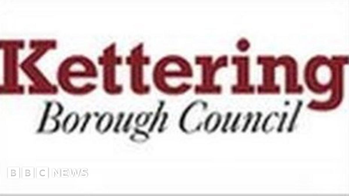 Kettering councillors to discuss increasing allowances - BBC News