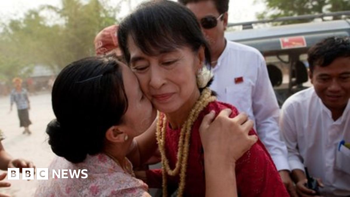 Burma's Aung San Suu Kyi wins by-election: NLD party - BBC News