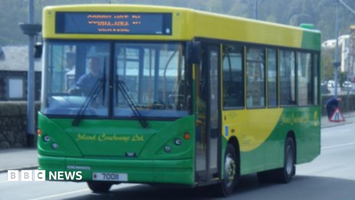 Guernsey's bus operator plans to introduce new fleet - BBC News