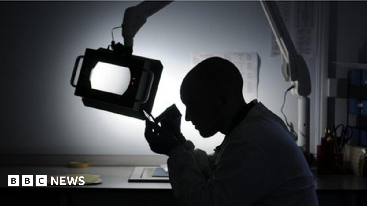 South Wales and Gwent Police joint forensic unit speeds CSI work - BBC News