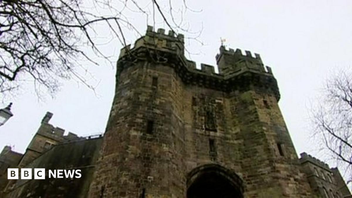 Tour opens up parts of Lancaster Castle 'unseen' for 50 years - BBC News