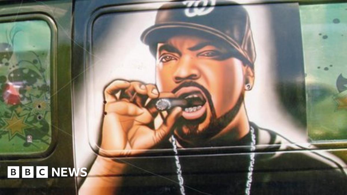 Audio slideshow: 'Pimp my matatu' - BBC News