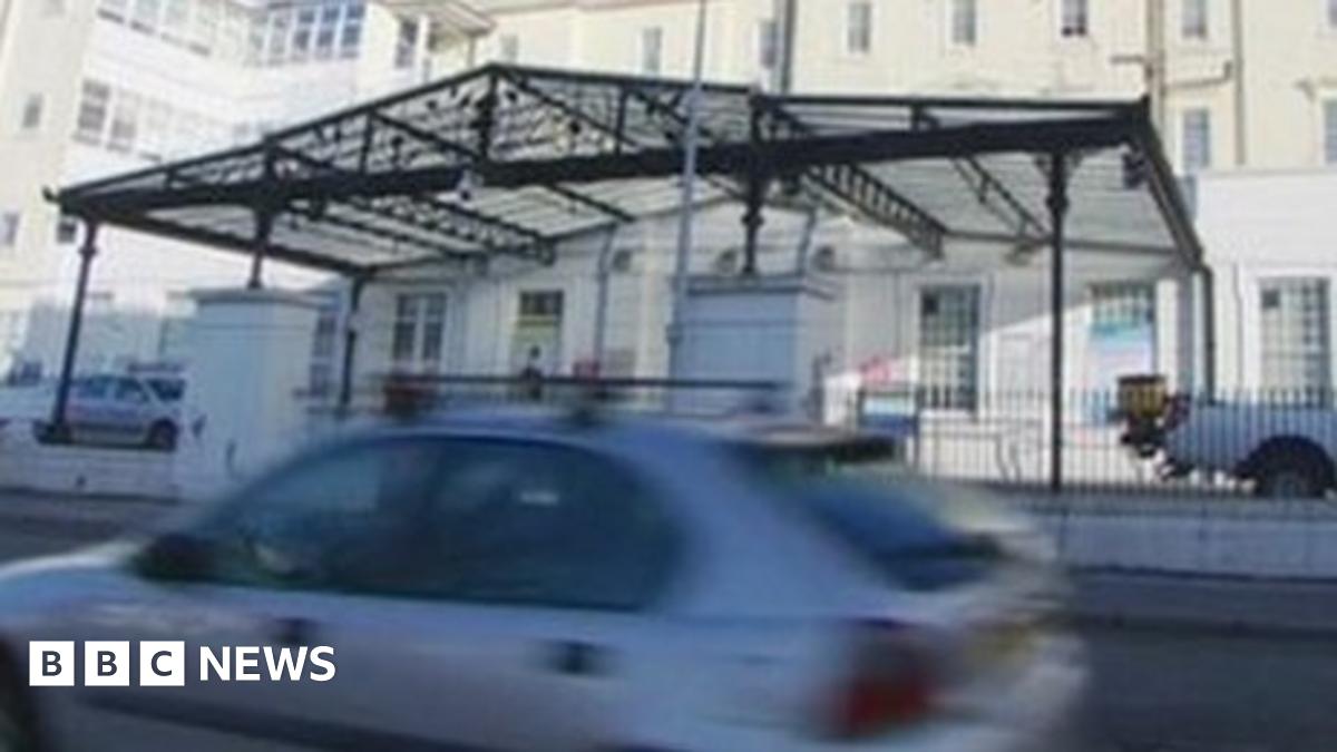 Five major trauma centres named in south of England - BBC News