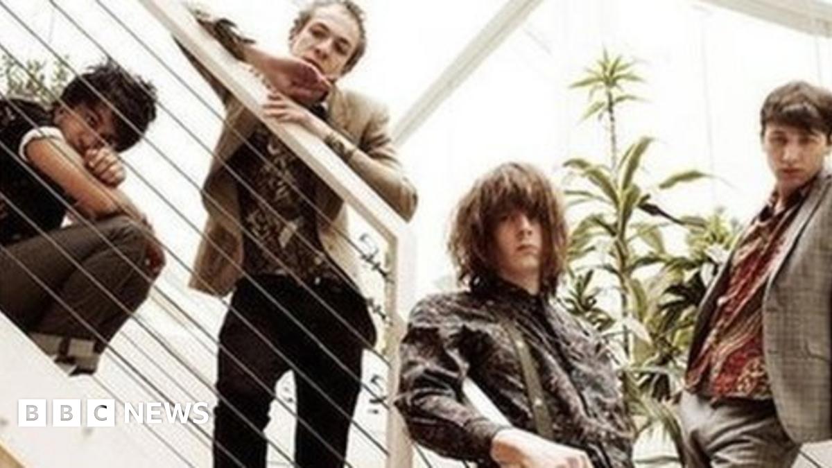 Bassist Kai Fish quits Mystery Jets before album launch - BBC News