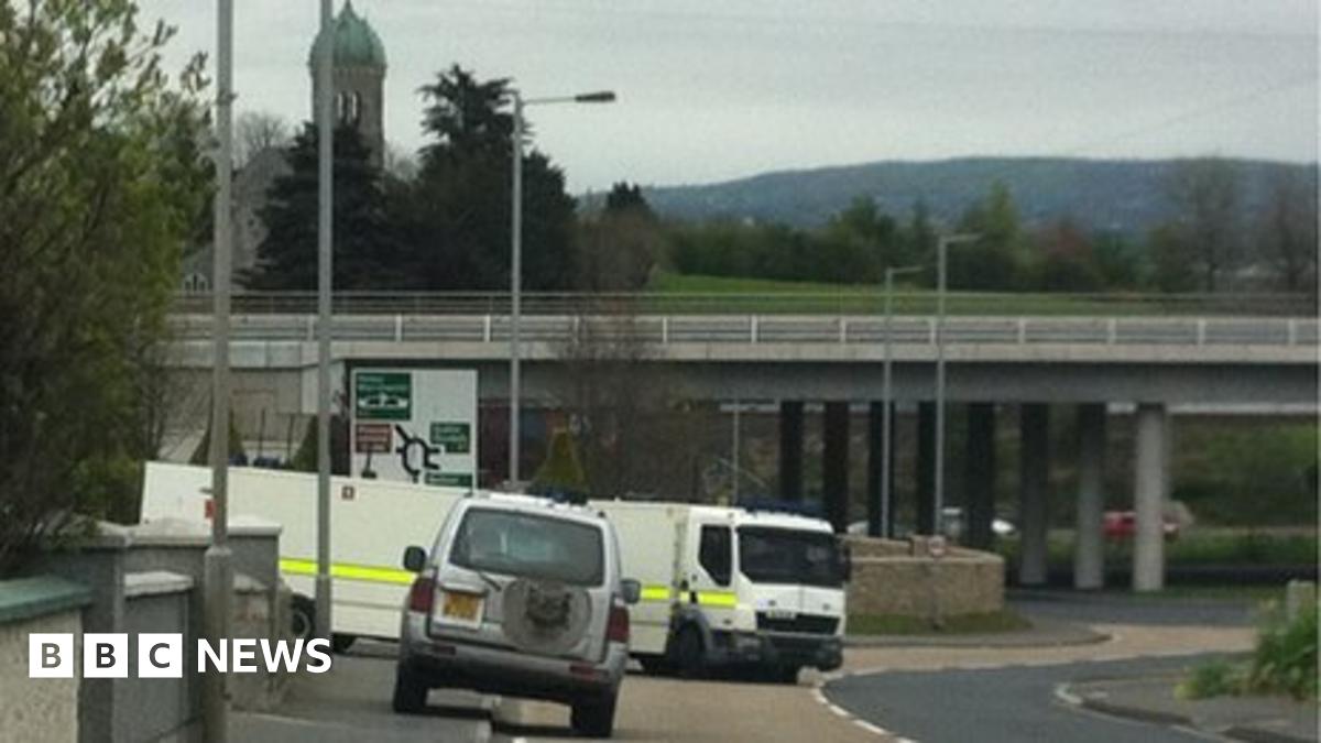 Bomb found in Newry 'could have killed' - BBC News