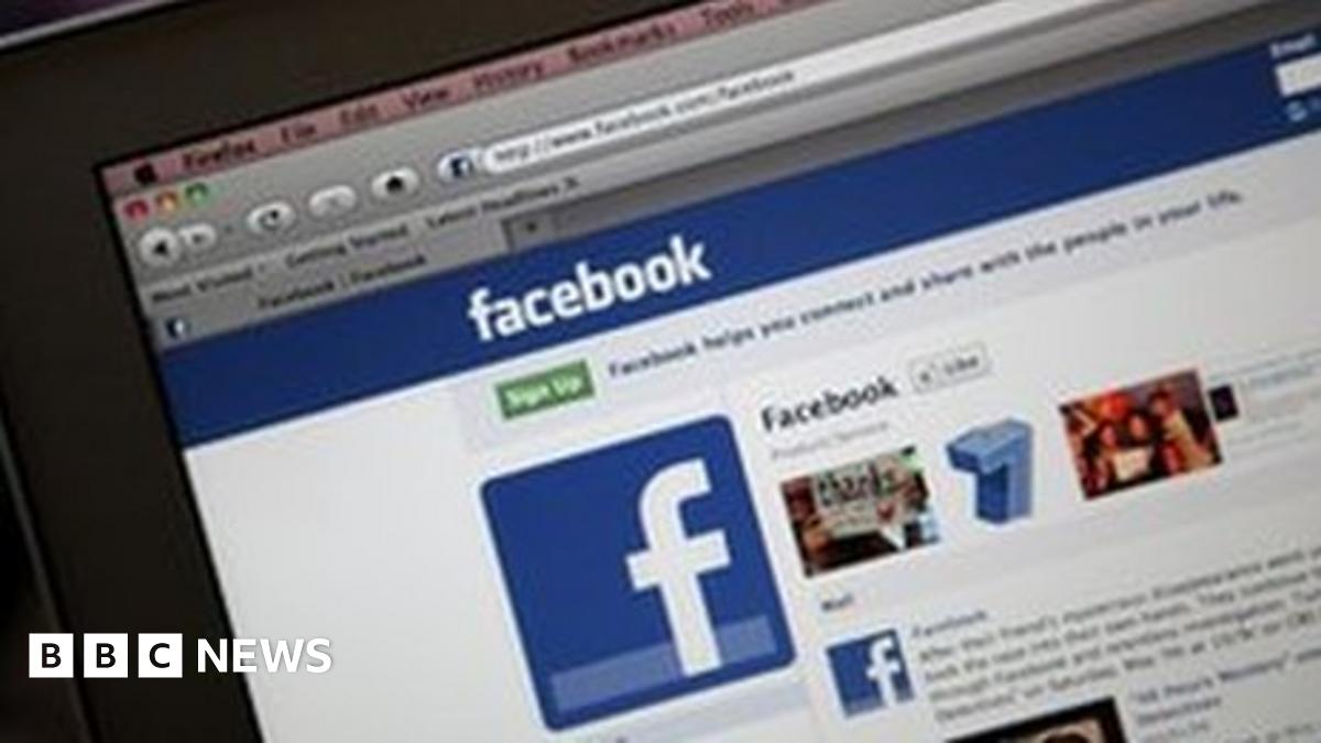 Tunisian blogger jailed over Muhammad cartoons freed - BBC News