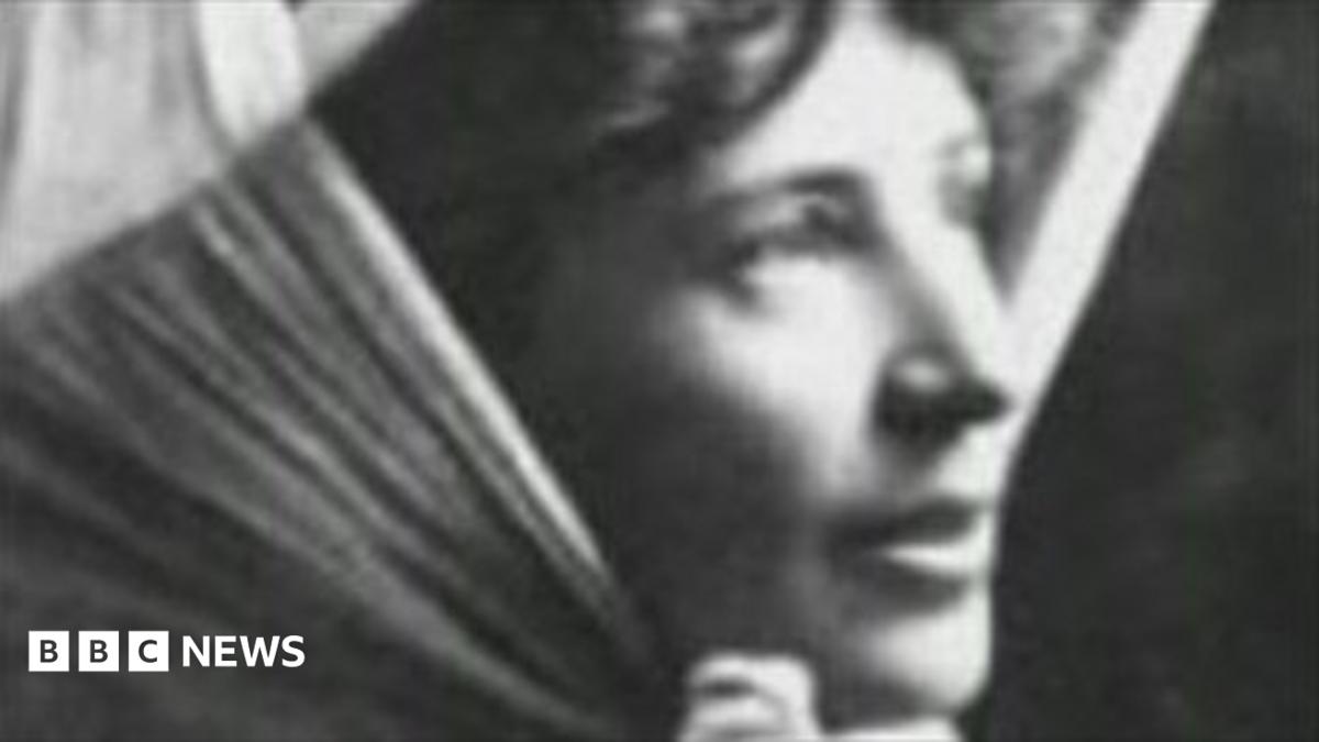 Search for information on suffragette Muriel Matters - BBC News