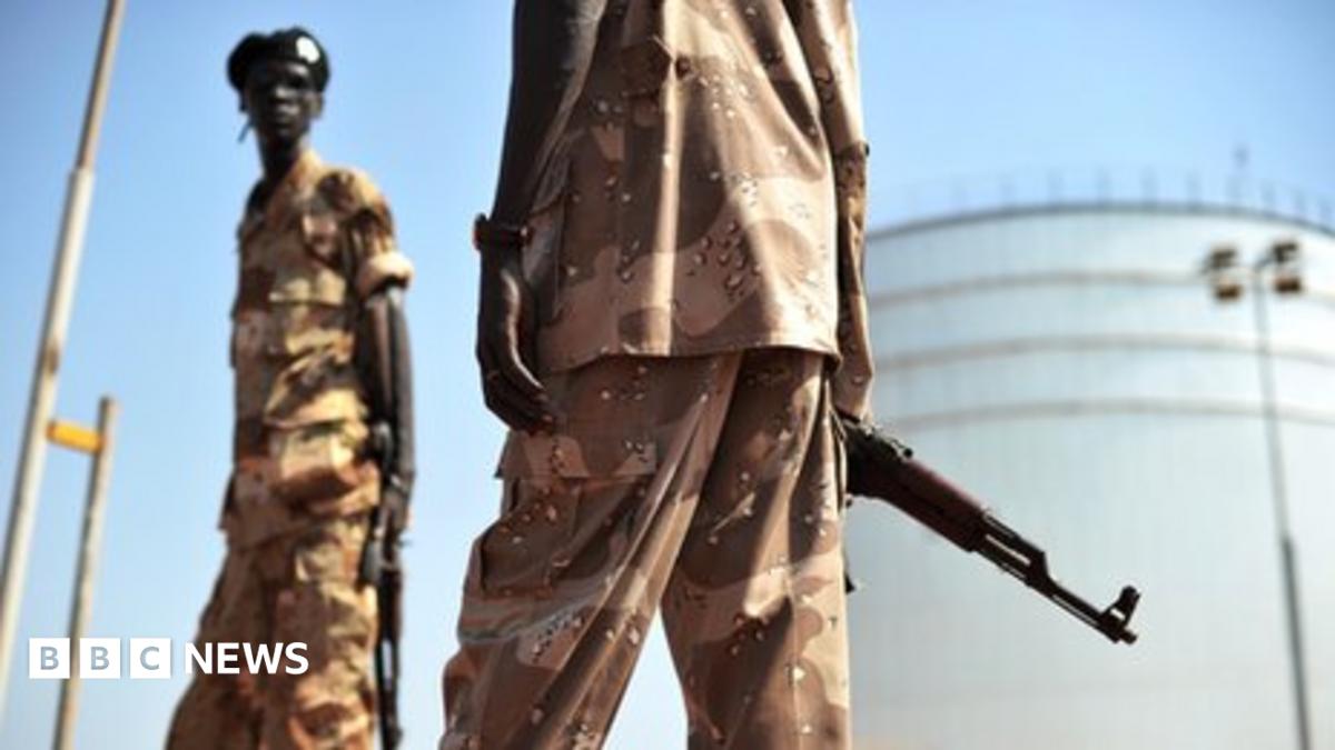 Sudan says South Sudan controls largest oil field - BBC News