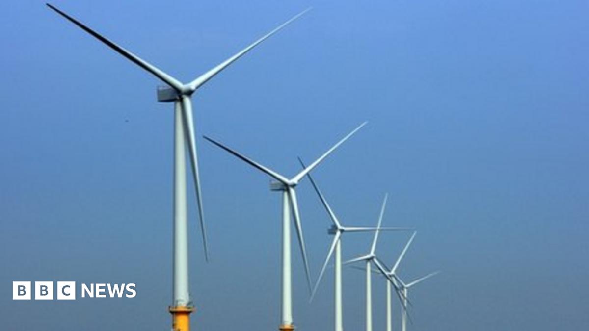 Summer report highlights future of Manx wind farms - BBC News