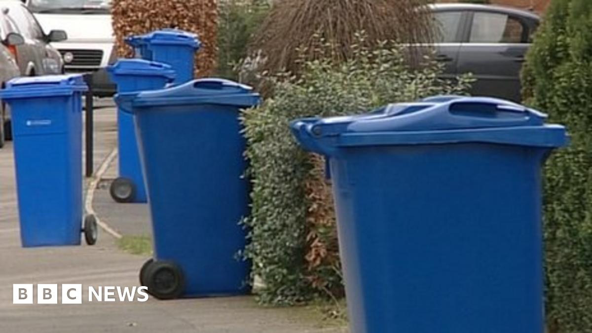 East Yorkshire's fortnightly bin collection trial to be expanded - BBC News