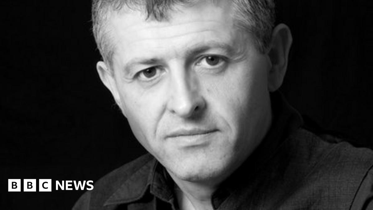 Titanic's Wallace Hartley actor to play tribute gig in Colne - BBC News